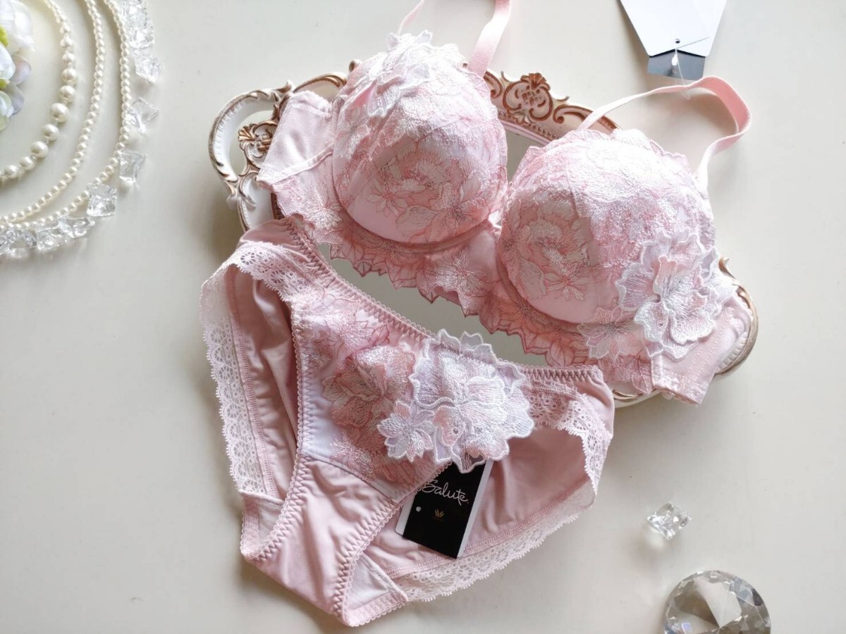 Yahoo!オークション - サルート26【 高慢と偏見 】F70+ショーツMサイズ...