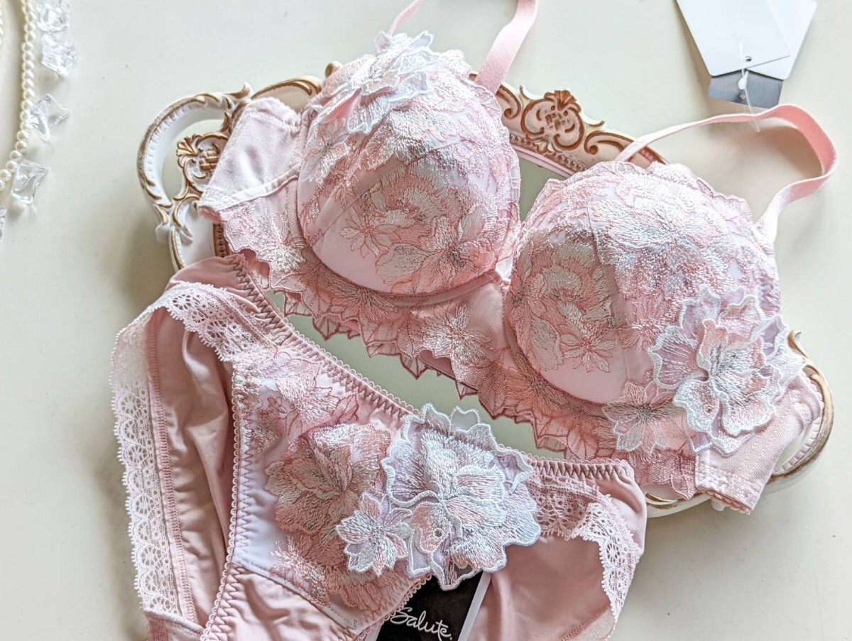 Yahoo!オークション - サルート26【 高慢と偏見 】F70+ショーツMサイズ...