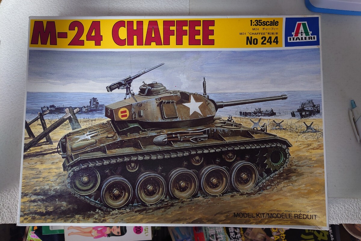 Yahoo!オークション - 絶版イタレリ1/35 M-24 チャーフィー