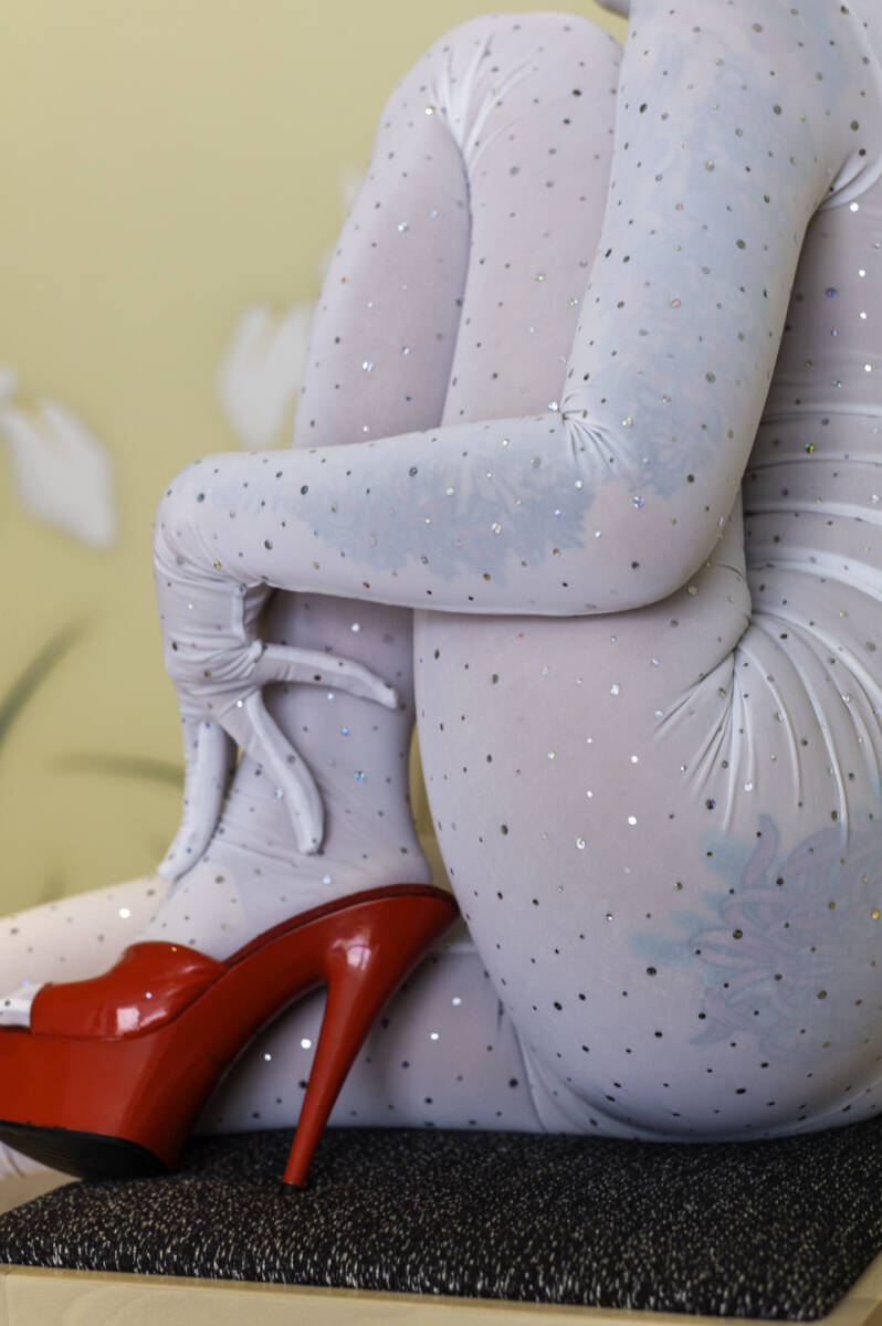 Yahoo!オークション - 11071001 [Hazy Peony] Download sale of Zentai...