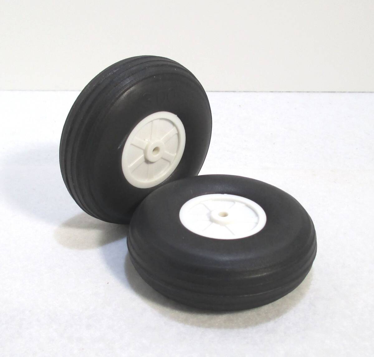 Yahoo!オークション - RGK 軽量スポンジタイヤ 25mm x 8mm 2個. 飛行...