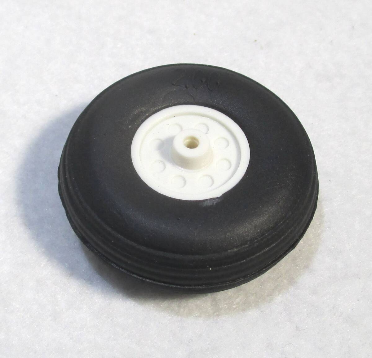 Yahoo!オークション - RGK 軽量スポンジタイヤ 49mm x 17mm 2個. 飛行...