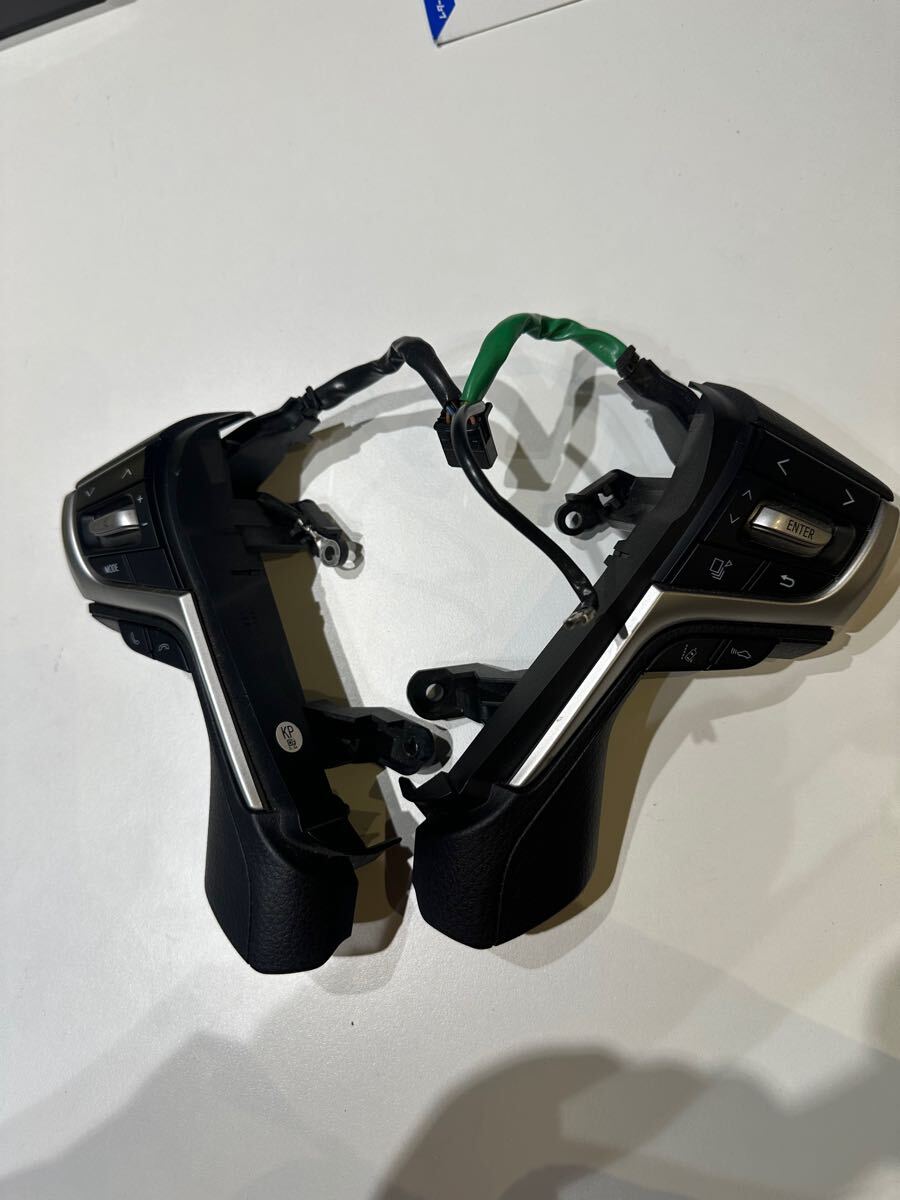 Yahoo!オークション - 150プラド 後期 ステアリングスイッチ 中古品