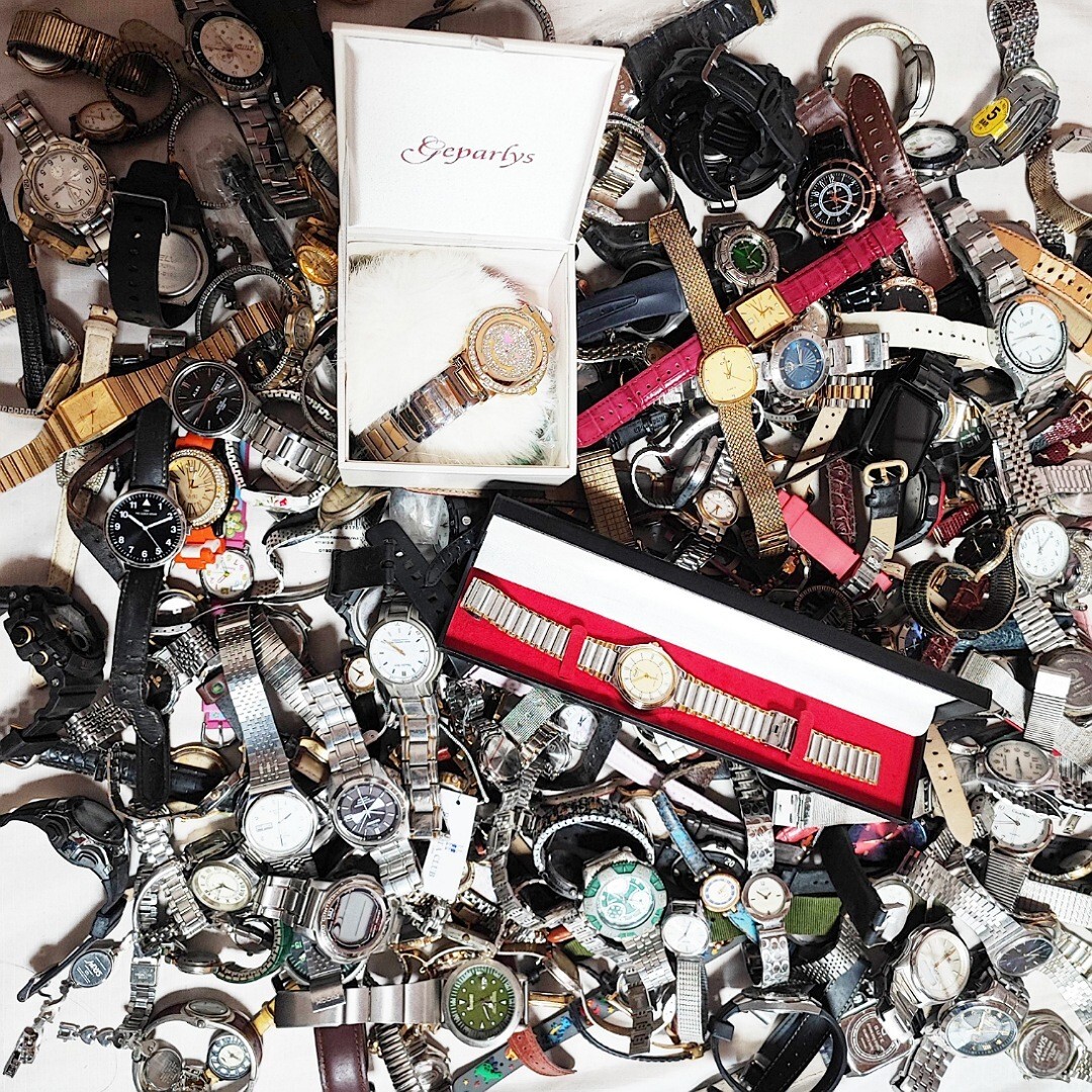 GUCCI COACH SEIKO など 約200本 まとめて メンズレディース腕時計 大量 セット kg本点個 ジャンク E02(アナログ（クォーツ式）)｜売買されたオークション情報 ...