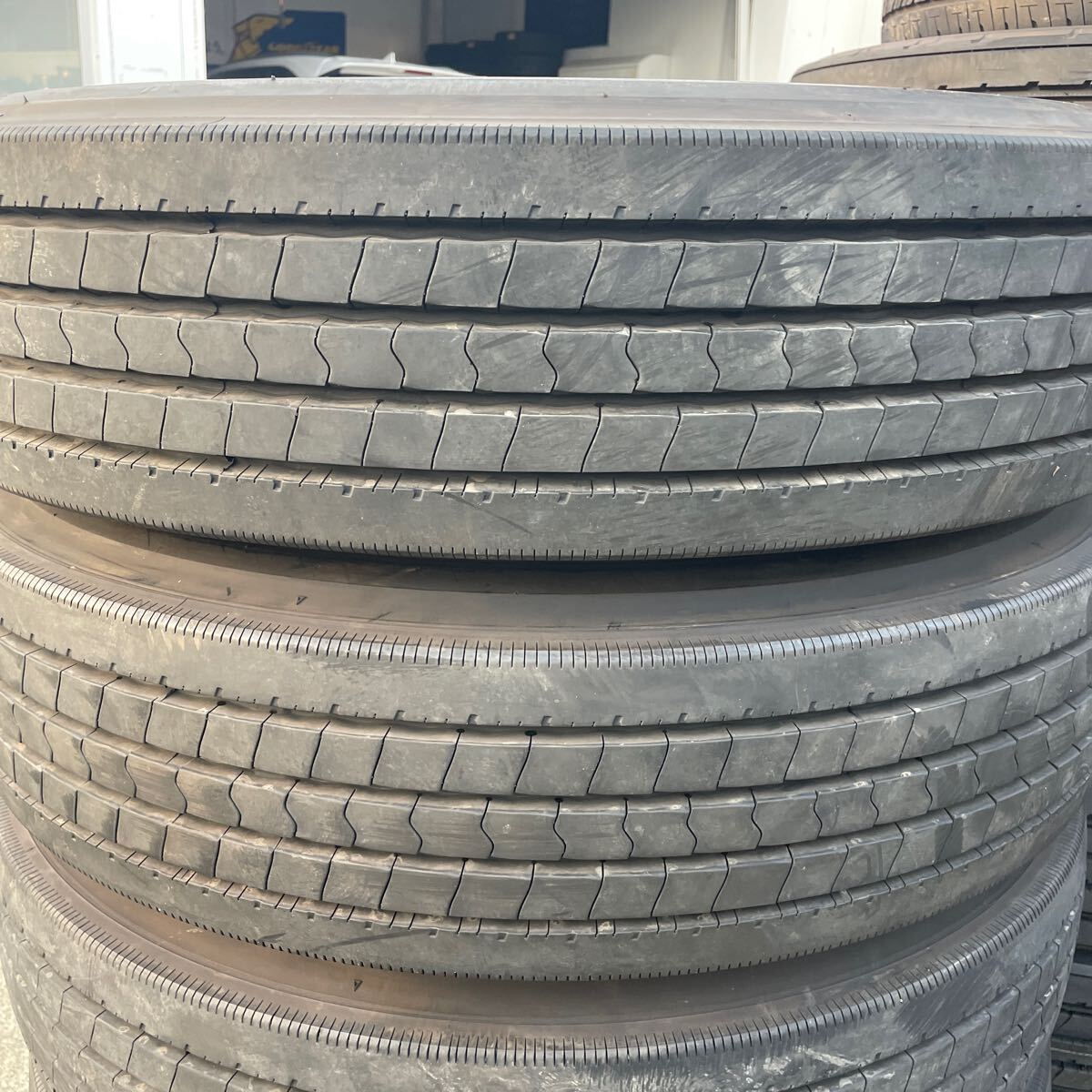 Yahoo!オークション - 9R19.5 14P-R DUNLOP SP122 2024年製 6本セット....