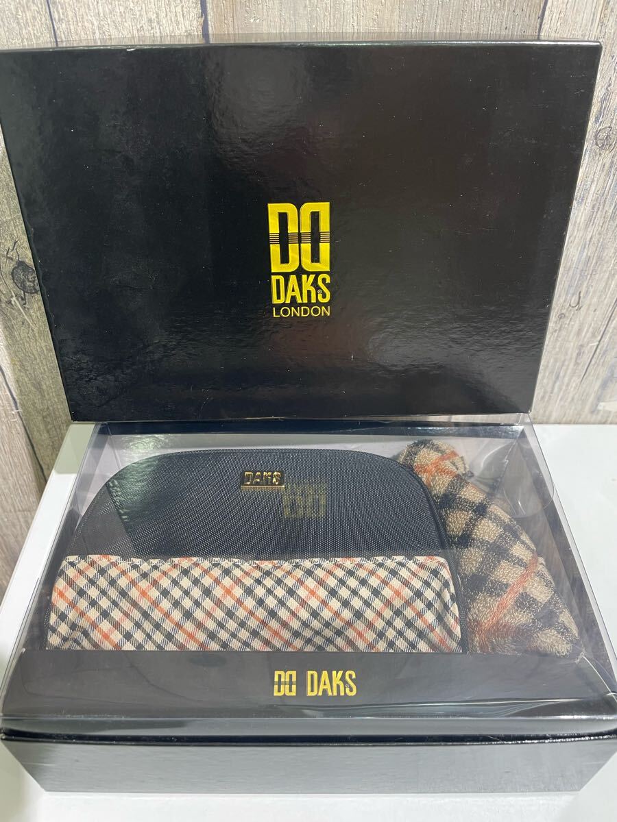 DAKS ポーチ ハンカチ 箱入り セット(女性用)｜売買されたオークション情報、yahooの商品情報をアーカイブ公開 - オークファン（aucfan.com）