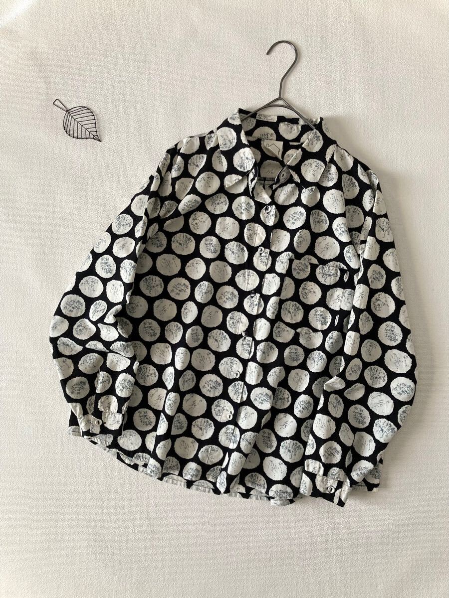 Yahoo!オークション - Fillil フィリル まる柄ブラウス トップス (at)