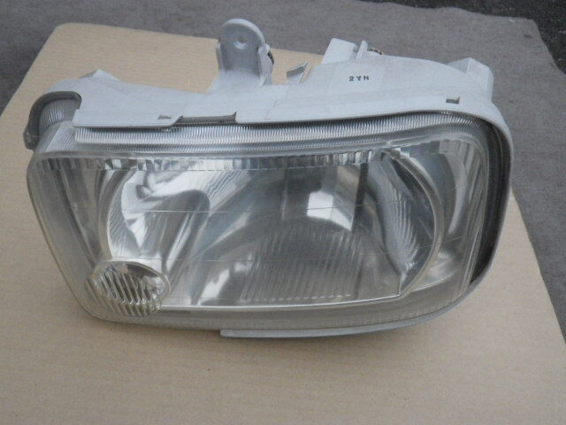 Yahoo!オークション - ネイキッド F L750S 左ヘッドライト 中古品 4907