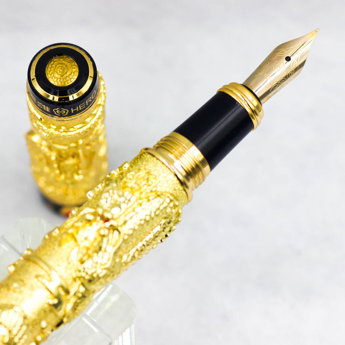 未使用 英雄（HERO） ミレニアム ドラゴン ゴールド ルビー付 ローラーボール 兼用 万年筆 12金Fニブ 純正コンバーター・木製箱付
