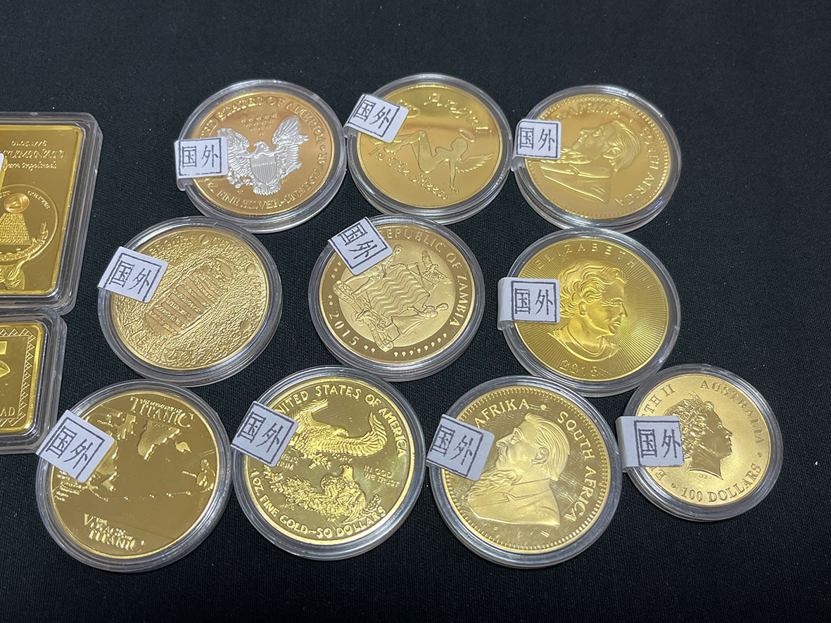 Yahoo!オークション - 【Z259】海外四方形 丸型金貨 ゴールドバー カラ...