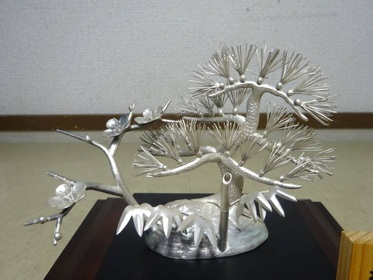Yahoo!オークション - 京都8 純銀製 松竹梅 ガラスケース付 箱付 重量 ...
