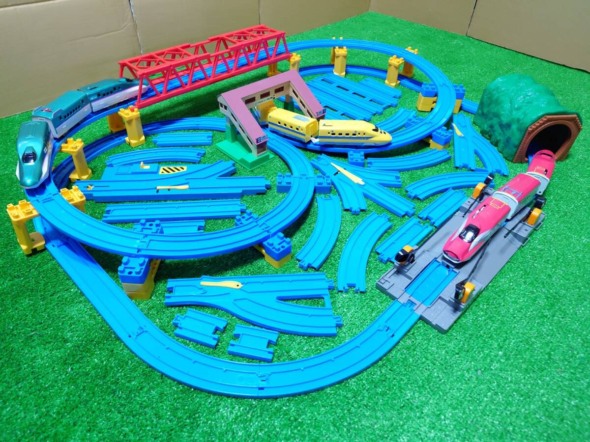 プラレール 無限ループ レイアウト 直線 曲線 自動ターンアウトレール 新幹線はやぶさ 新幹線こまち ドクターイエロー 動作可能(セット)｜売買されたオークション情報、yahooの商品情報を ...