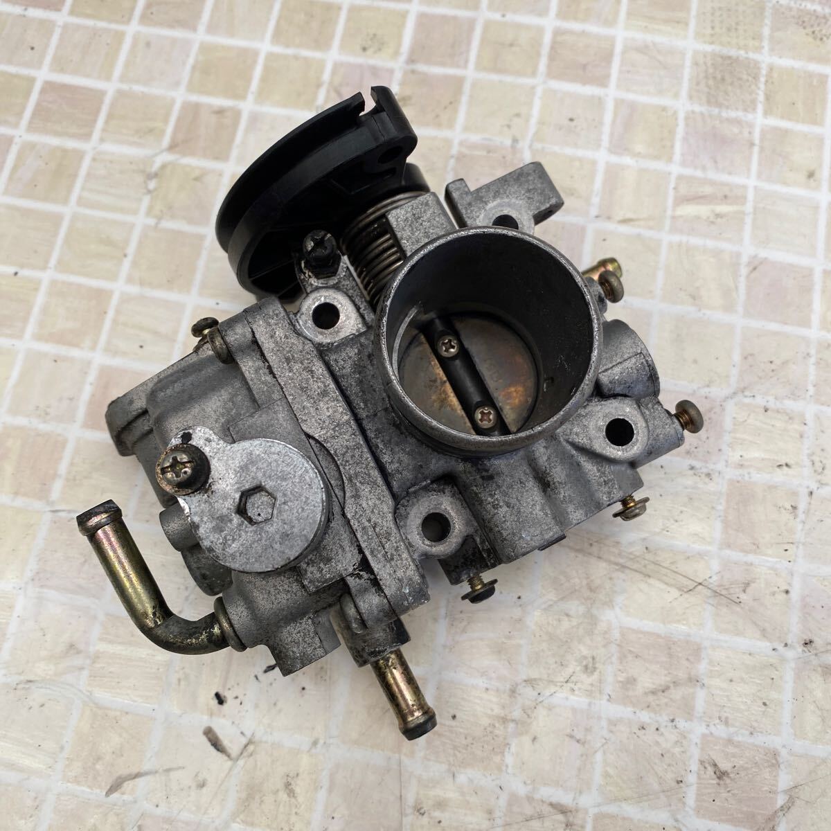 Yahoo!オークション - スロットルボディ MT車 ジムニー JB23 4型