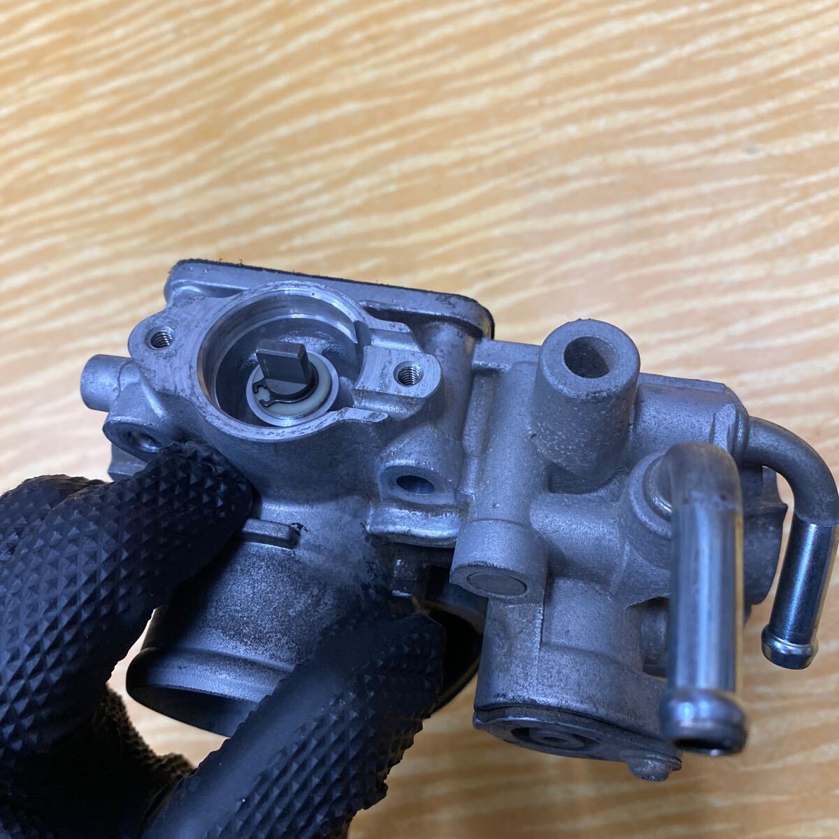 Yahoo!オークション - スロットルボディ ジムニー JB23 9型