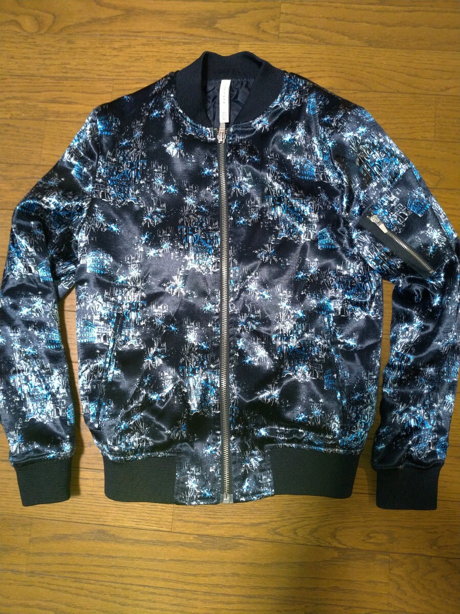 Yahoo!オークション - 人気完売品 ZARA MAN ザラマン MA-1 MA1 総柄 光...