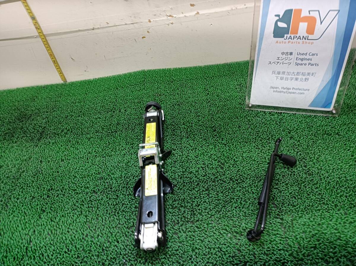 Yahoo!オークション - アウディ 車載工具 A4アバント DBA-8KCDN 8KCDN ...