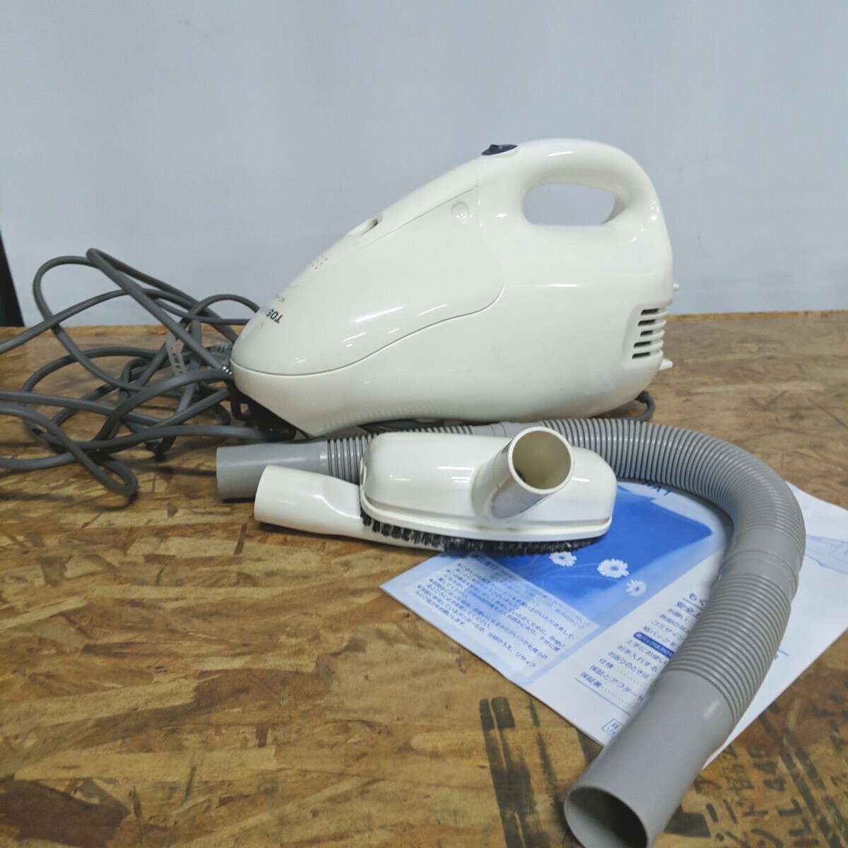 Yahoo!オークション - SKSZ254 掃除機 東芝 クリーナー VC-HA1 W ホワ...