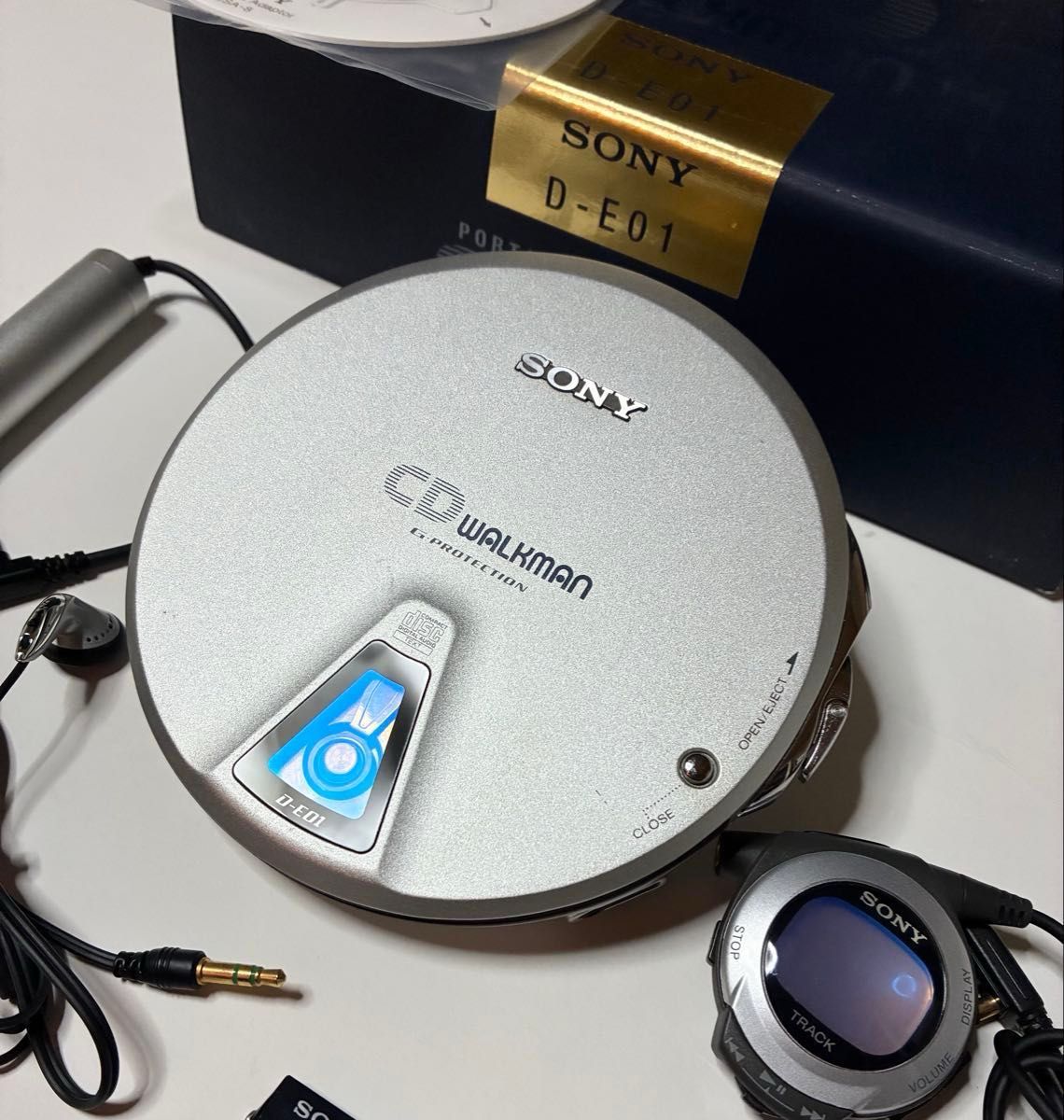 SONY CDウォークマン 15周年記念t特別モデル D-E01 ソニー SONY CDウォークマン 15周年記念t特別モデル D-E01 ソニー