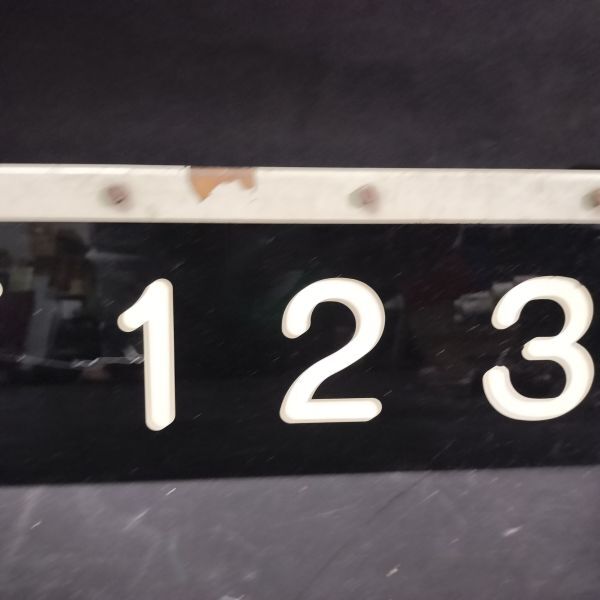 Yahoo!オークション - 都営バス 局番札 車号表示板 Y123 廃品 放出品 ...