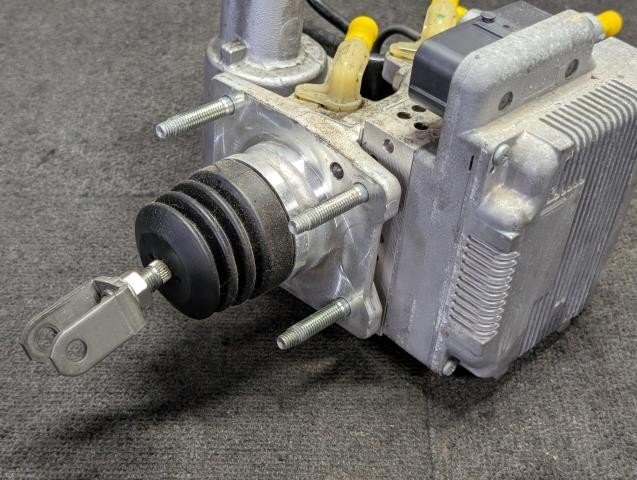 Yahoo!オークション - [Z816-C]SAI AZK10 後期 47210-75040 純正 ABS ...