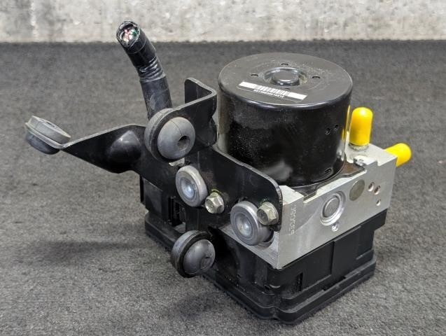 Yahoo!オークション - [Z969-C]ラフェスタ CWEFWN 純正 ABS アクチュエ...