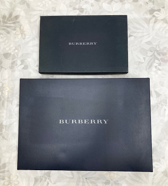 G718 美品 BURBERRYバーバリー ハンカチ フェイスタオル 綿100 G718 美品 BURBERRYバーバリー ハンカチ フェイスタオル 綿100