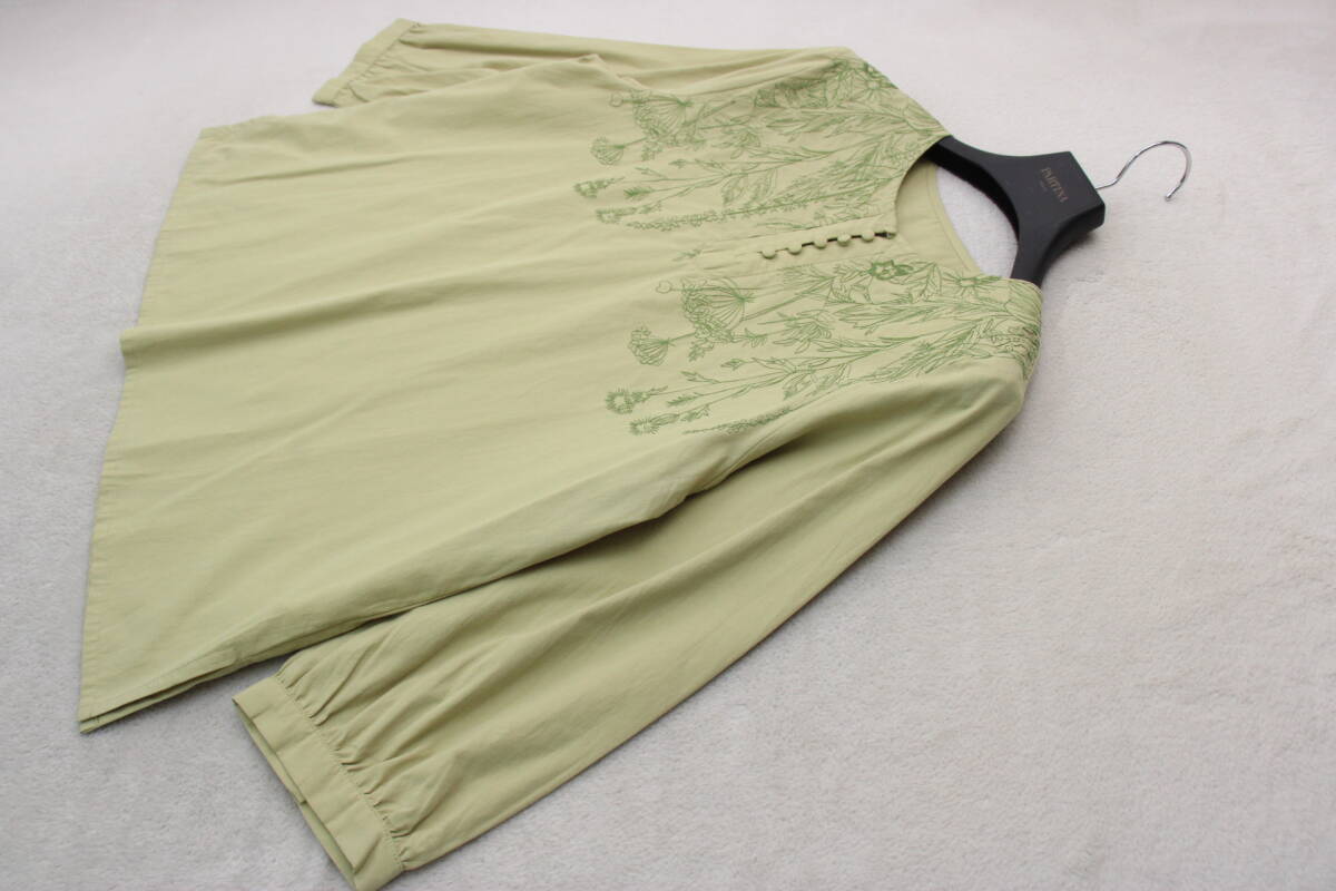 Yahoo!オークション - 3-1520 新品タグ付き 刺繍入りブラウス