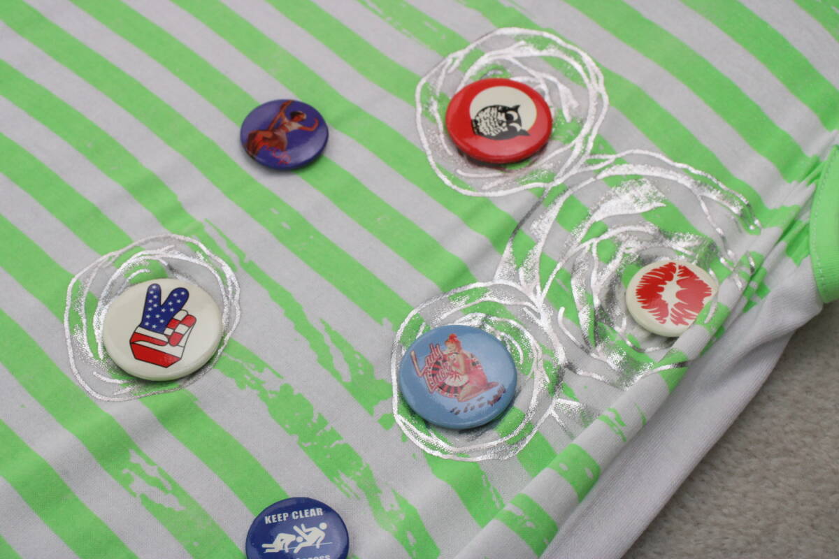 Yahoo!オークション - 3-1557 新品タグ付き イタリア製缶バッチ付きカ...