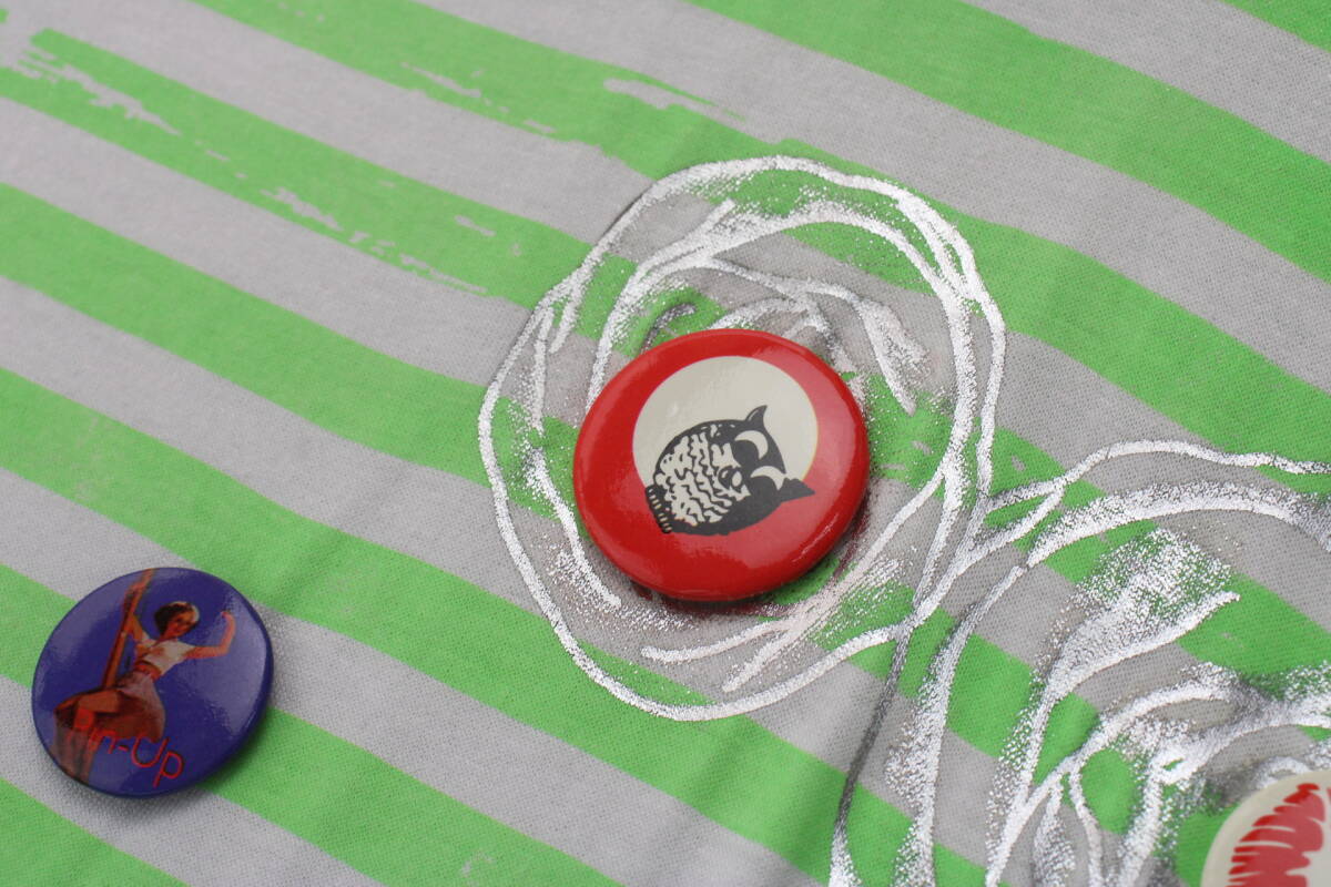 Yahoo!オークション - 3-1557 新品タグ付き イタリア製缶バッチ付きカ...