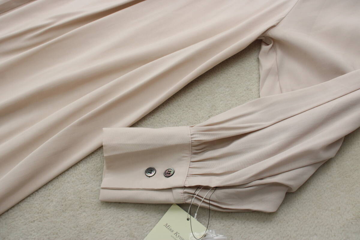 Yahoo!オークション - 3-1717 新品タグ付き Vネックギャザーワンピース...