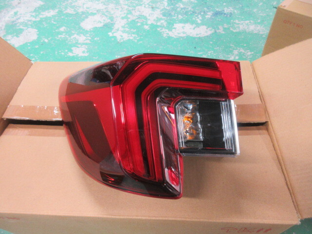 Yahoo!オークション - 美品 DG5 WR-V 左テールランプ 点灯確認済