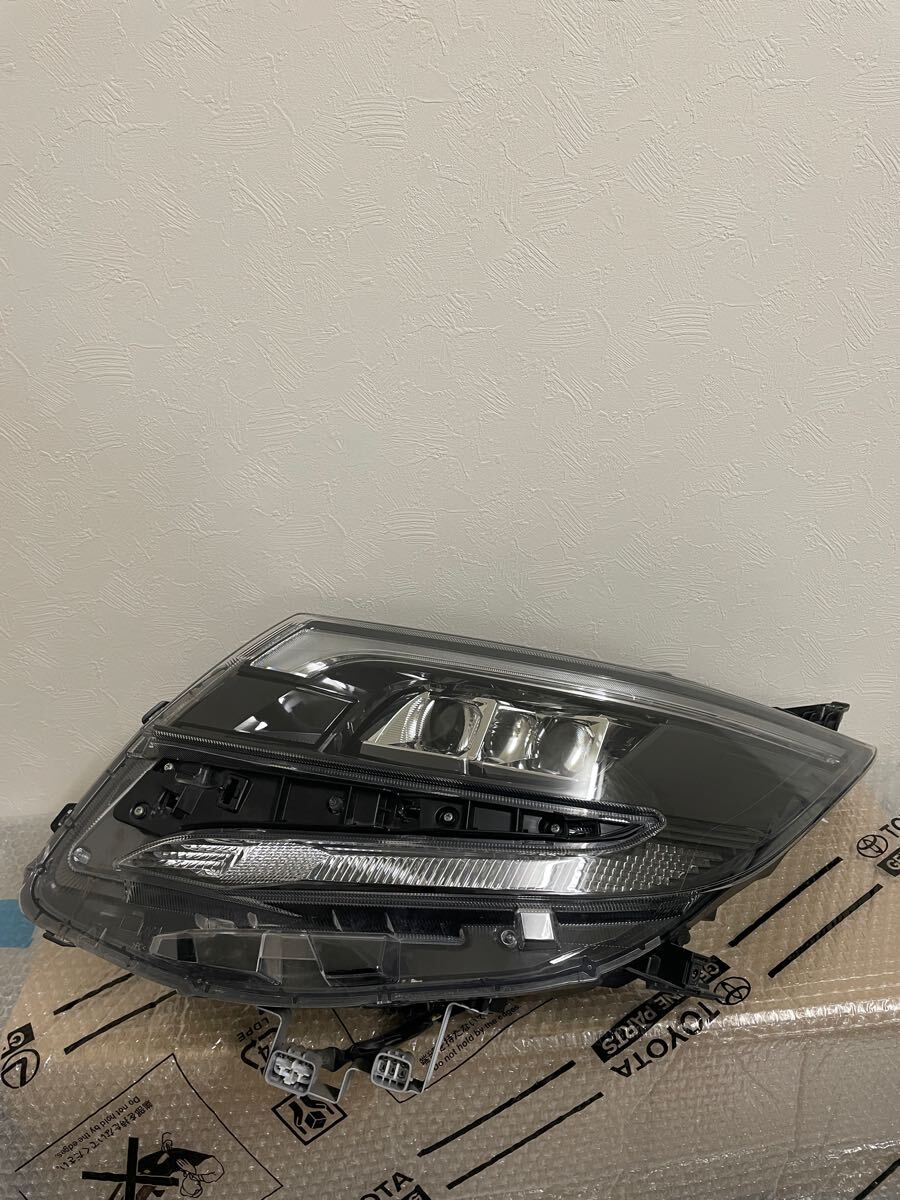 Yahoo!オークション - レンズ美品 80系 NOAH ノア ZRR80W/ZRR85W/ZWR80...