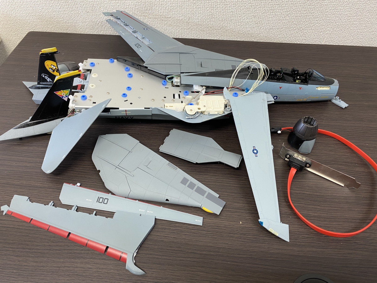 Yahoo!オークション - 9162-01 アメリカ海軍 トムキャッターズ 戦闘機 ...