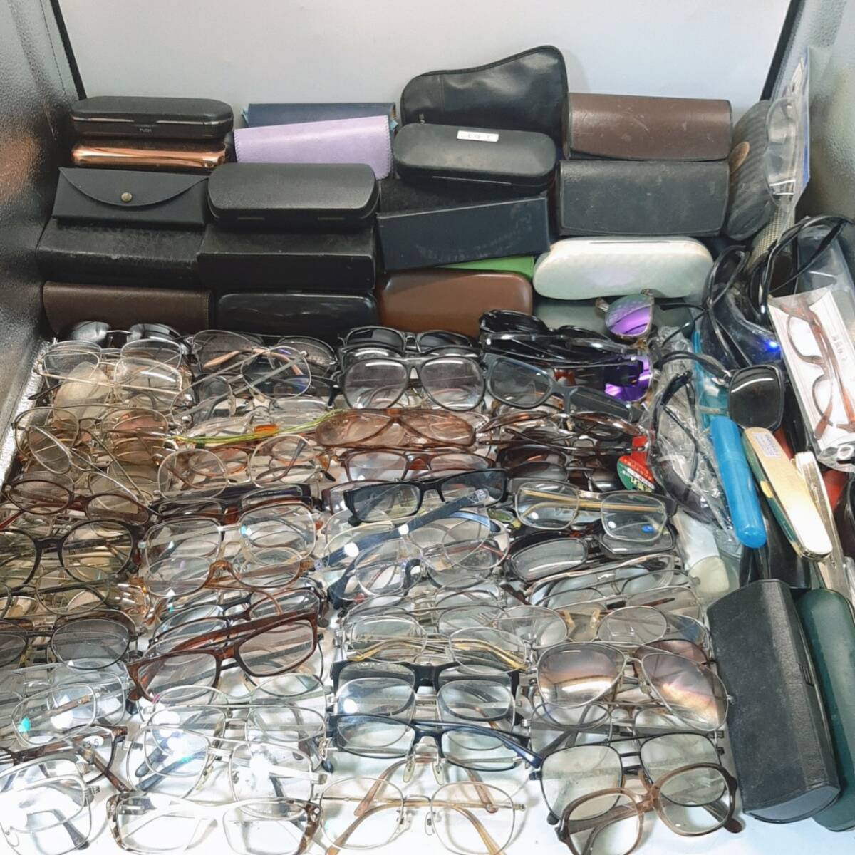 Yahoo!オークション - s56 めがね サングラス まとめ 大量 長期保管品 ...