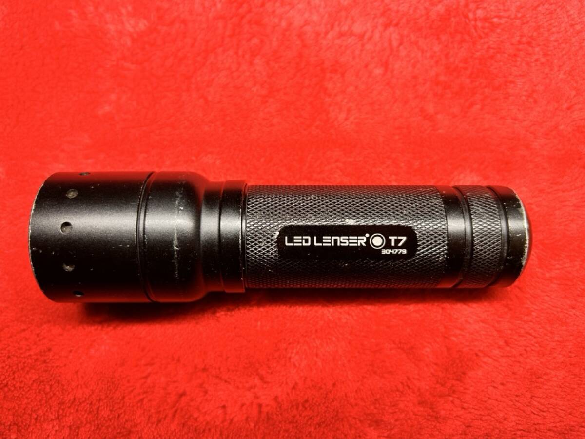 Yahoo!オークション - 見えすぎ注意 LED LENSER T7 レッドレンザー ハ...