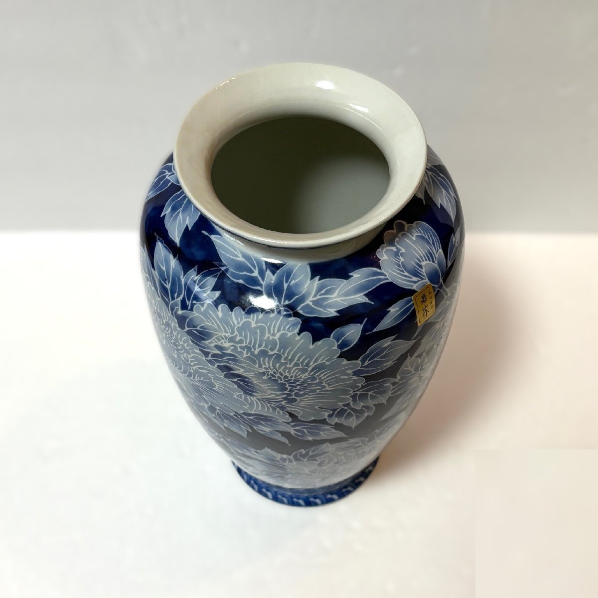 有田焼 花瓶 若山作 有田焼 牡丹 染め付け 木箱付き 高級陶器 有田焼 花瓶 若山作 有田焼 牡丹 染め付け 木箱付き 高級陶器