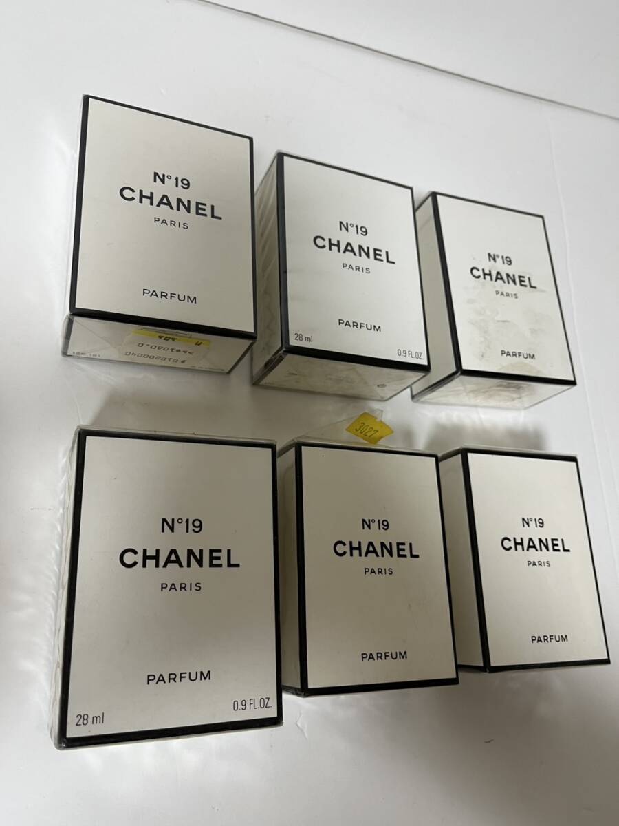 Yahoo!オークション - シャネル 香水 N19 28ml 6個 セット 香水 まとめ...