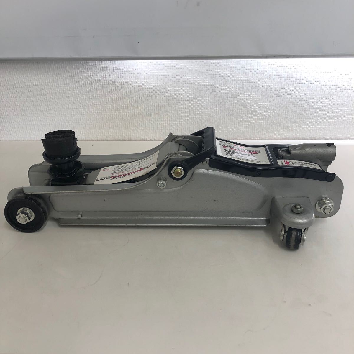 Yahoo!オークション - 大自工業 ローダウンジャッキ 2t F-70 油圧式 フ...