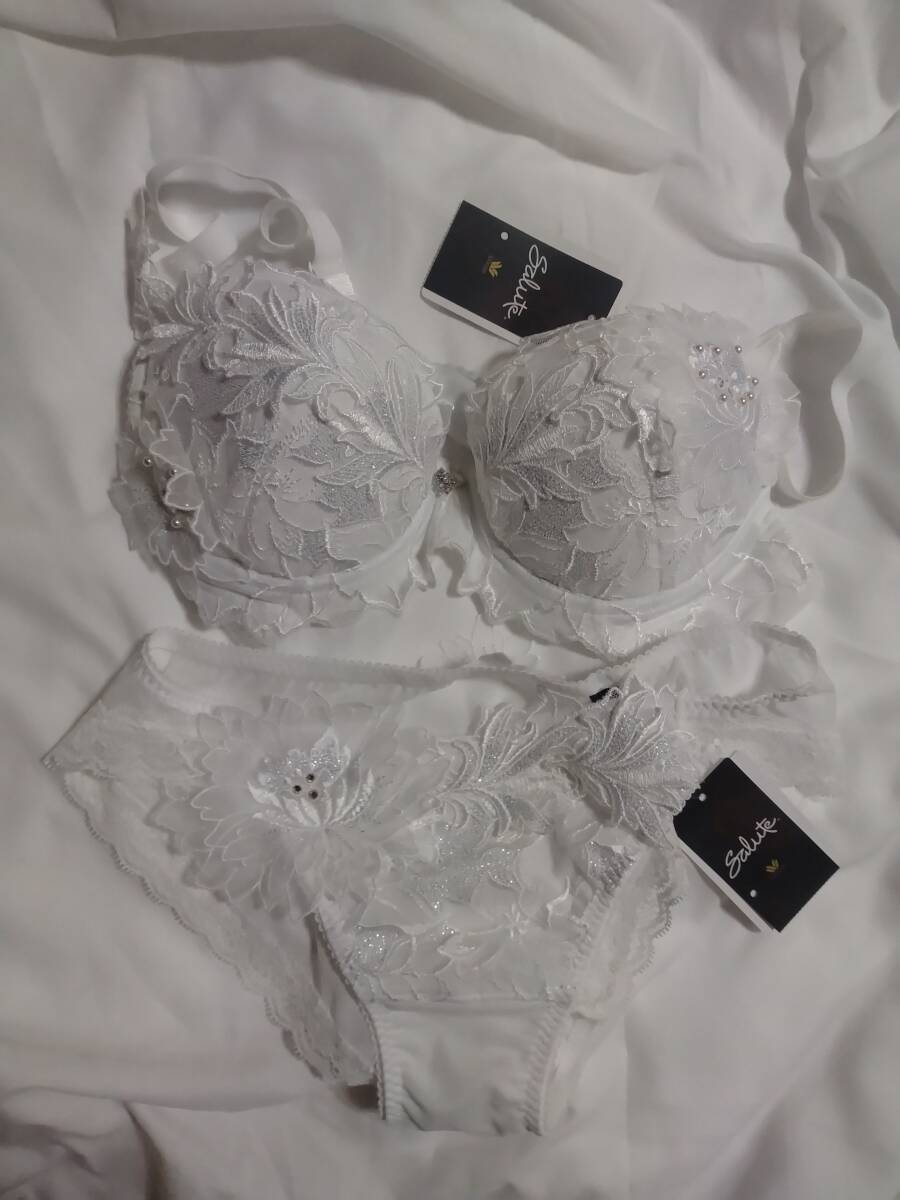 Yahoo!オークション - ワコールサルート52Gプレステージ オアシス D70 ...