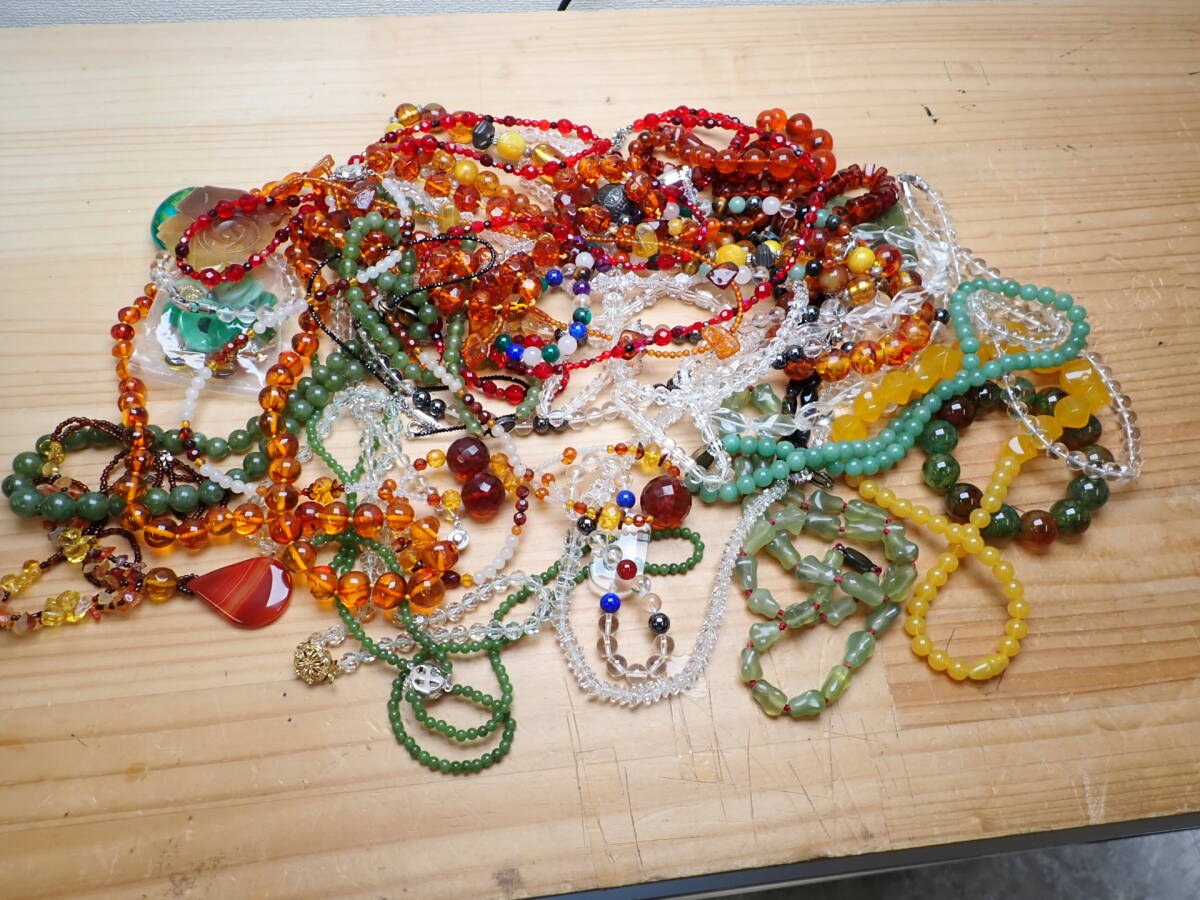 Yahoo!オークション - 1 琥珀・緑石など アクセサリー いろいろまとめ ...