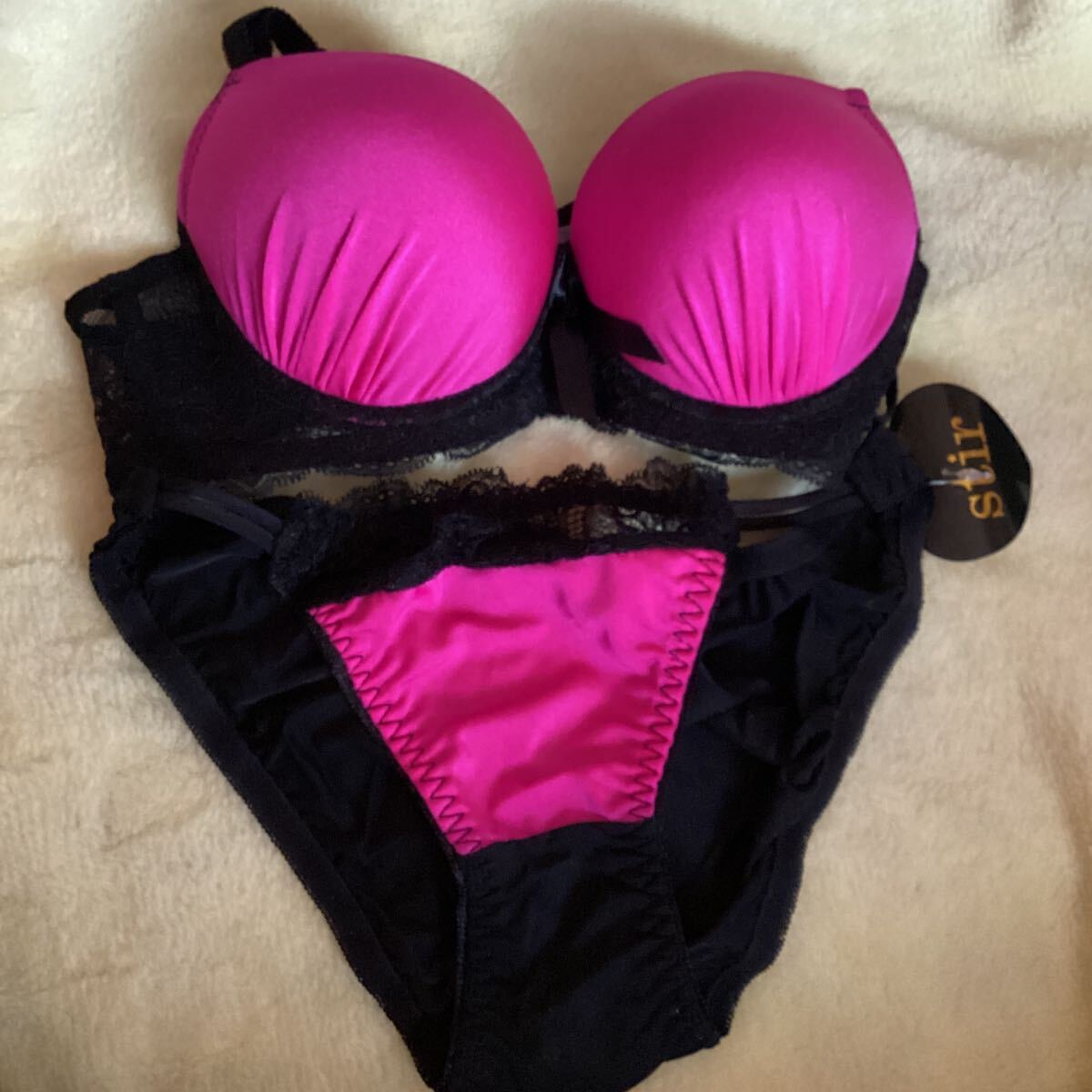 Yahoo!オークション - Stir ピンク ブラック花柄レース ふわふわパット...