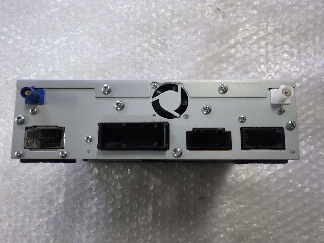 Yahoo!オークション - アウディ A4 8KCDH ナビユニット 純正 中古 8T0...