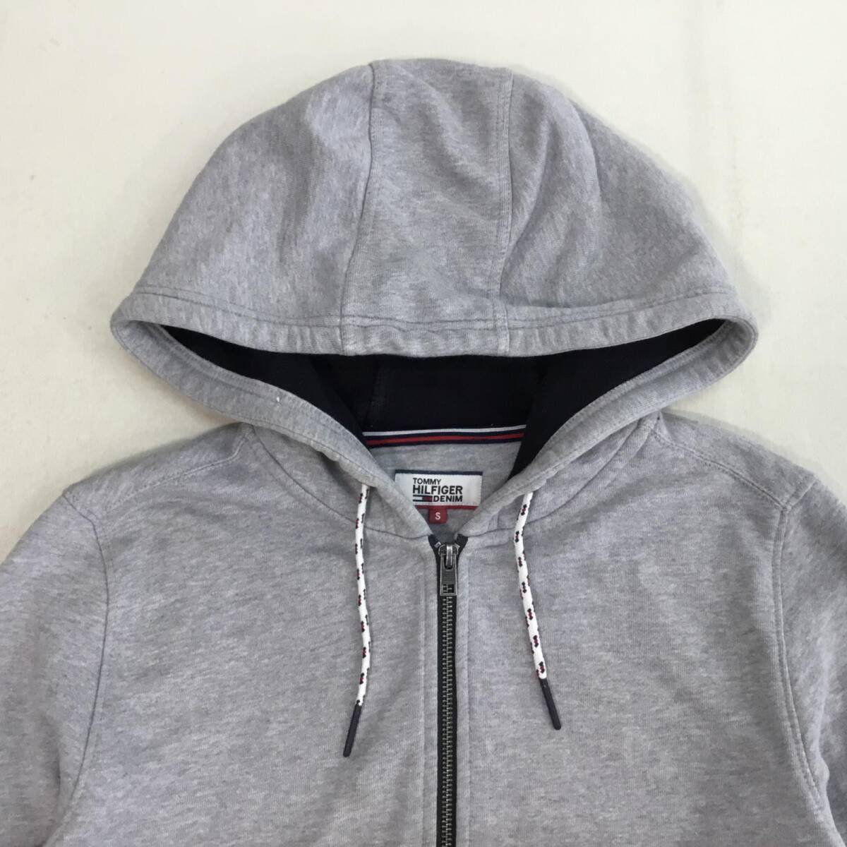 Yahoo!オークション - TOMMY HILFIGER トミーヒルフィガー パーカー ...