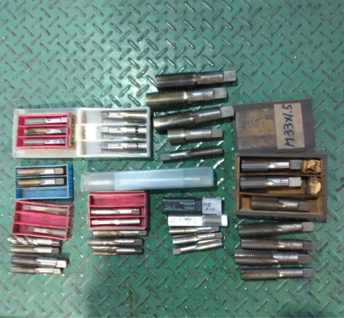 Yahoo!オークション - u703 タップ M18~36【無選別】約8kg 写真判断で...