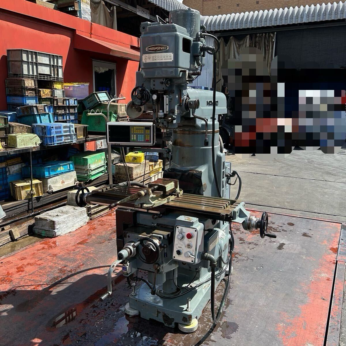 T132 MAKINO 牧野 フライス盤 KSJP-55 主軸回転数75-4000rpm ストロークX550 Y250 Z350 デジタルスケール X Z自動送りOK(フライス盤)｜売買された ...