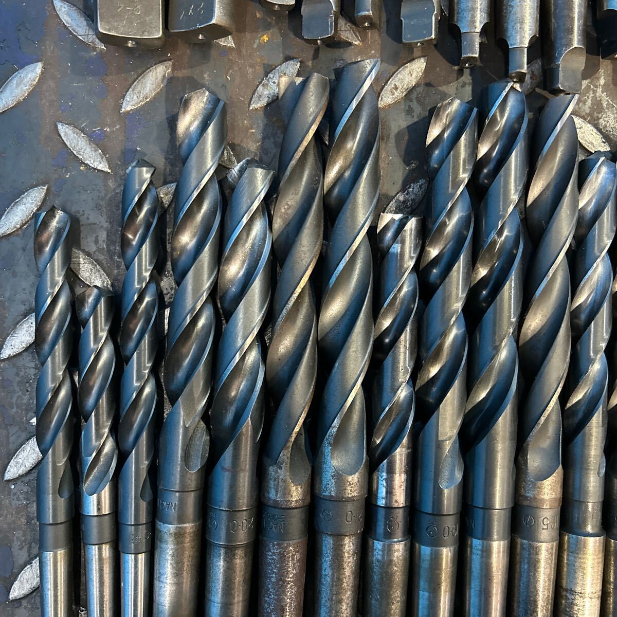 Yahoo!オークション - T387 テーパーシャンクドリル 【無選別】最小13....