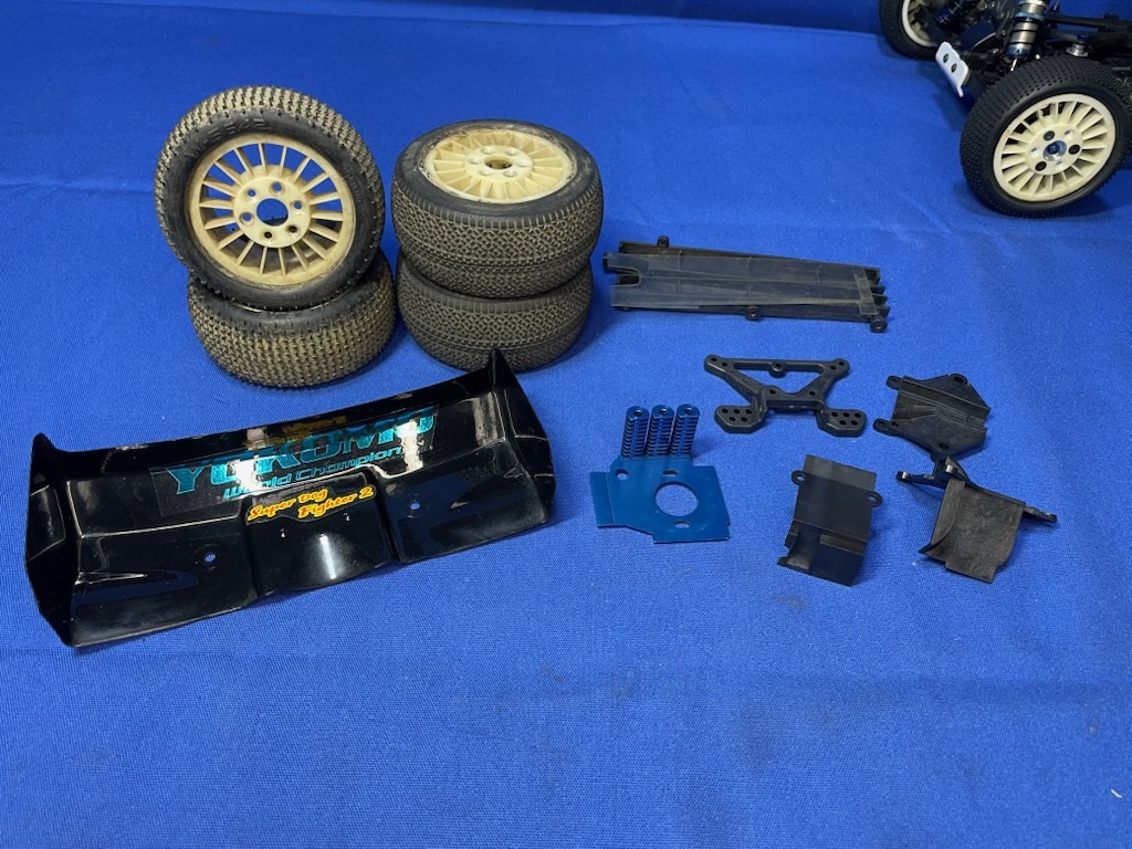 Yahoo!オークション - ヨコモ/YOKOMO MR-4 BC