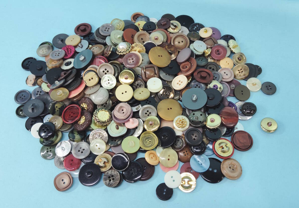 Yahoo!オークション - 各種ボタン 未整理 無分別 約880g