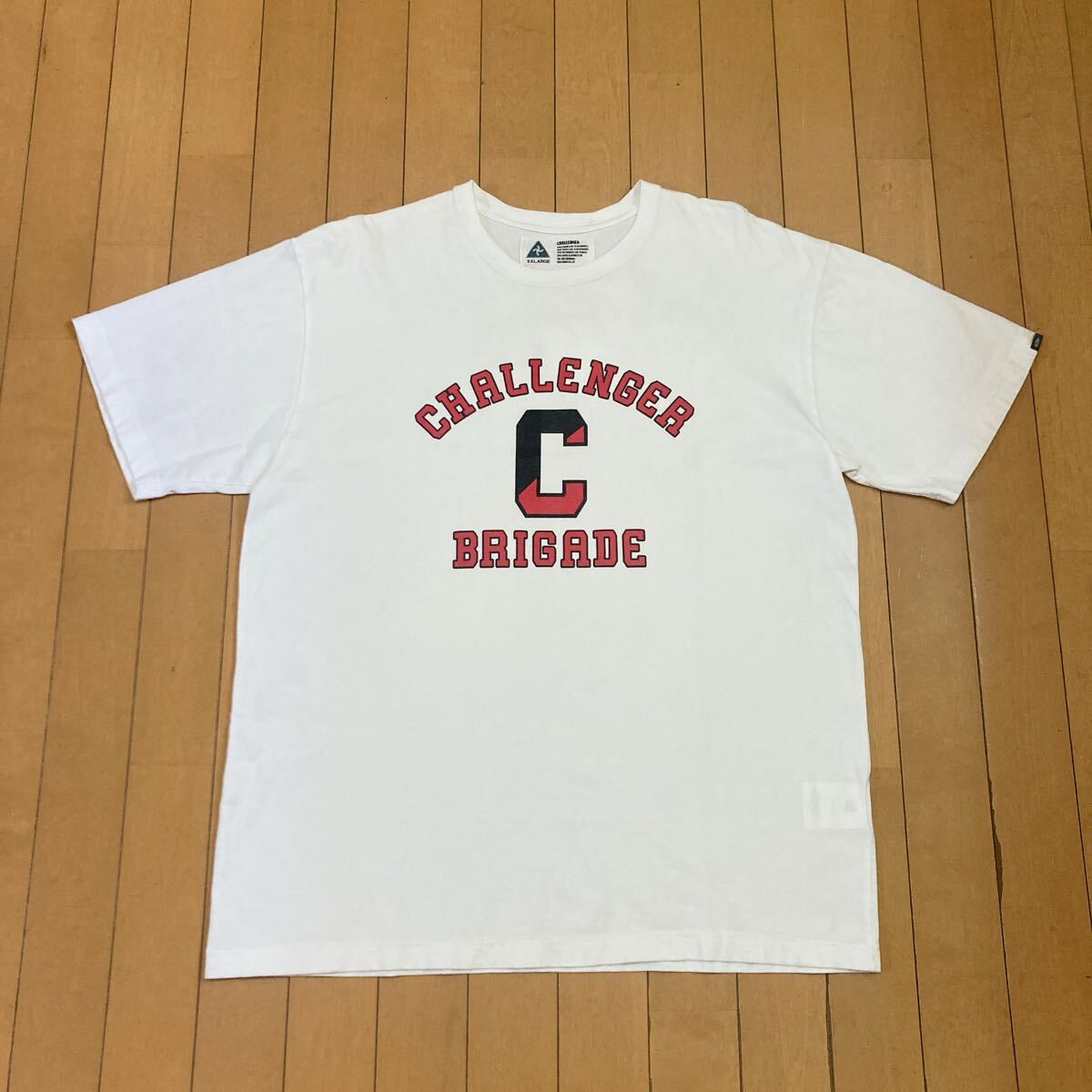 美品】challenger チャレンジャー ロゴプリントTシャツ XL T 美品】challenger チャレンジャー ロゴプリントTシャツ XL T