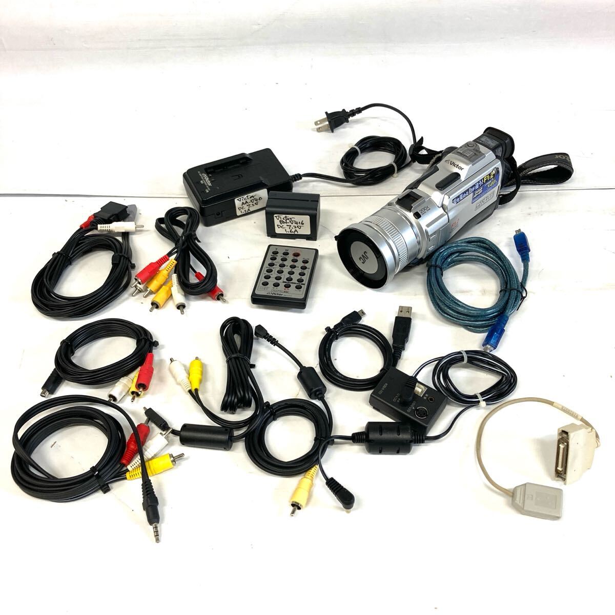 Yahoo!オークション - Victor ビクター デジタルビデオカメラ GR-DV30...